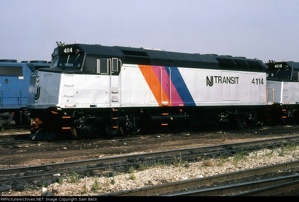 NJT 4114--F40PH-2